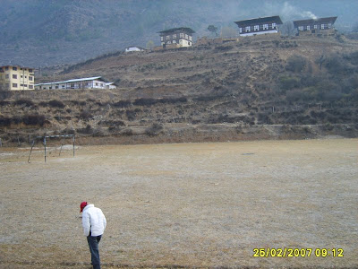 BHUTAN CRICKET WEBLOG: Fatel Journey to Paro Shaba Ground and picture!!