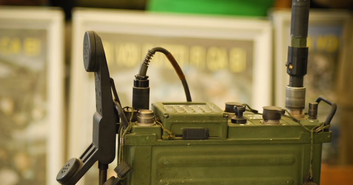 nomorelights: Statie radio Harris RF-5800-H-MP