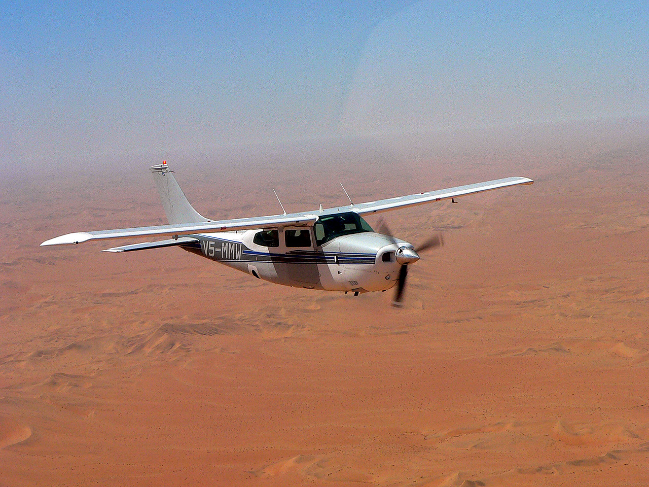 Bush Flying in Africa [1280×960] : r/AviationPorn