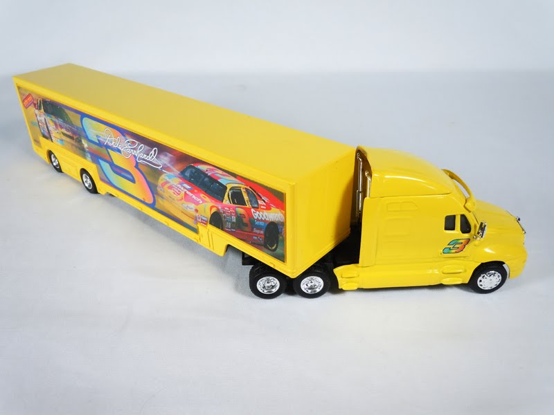 The Max Collector: THE NASCAR 2000 COLLECTION