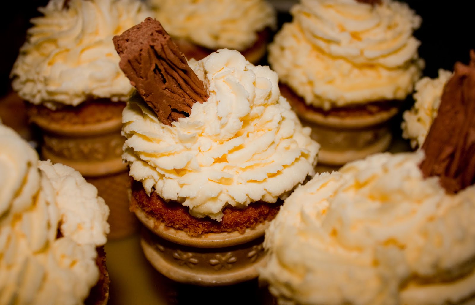 The Cakery: The 99-flake cupcake