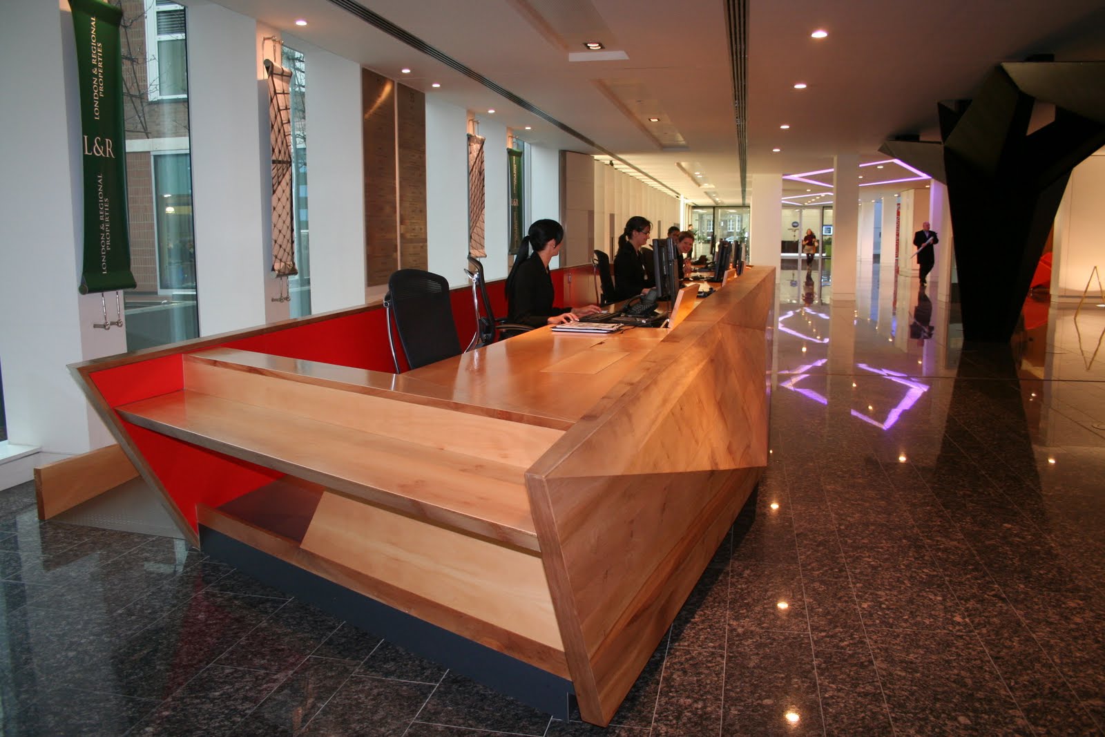 55 BAKER STREET: Triangular features and furniture