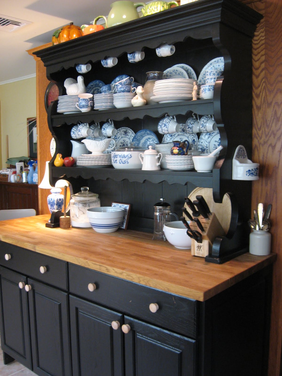 That Old House: The "Welsh Dresser" Kitchen Makeover -- Done!