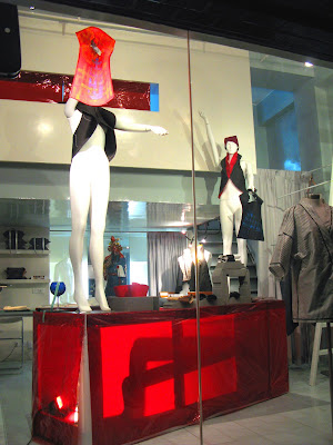 LINES LAB - 實 驗 * 線: LINES LAB GALLERY I WINDOW DISPLAY