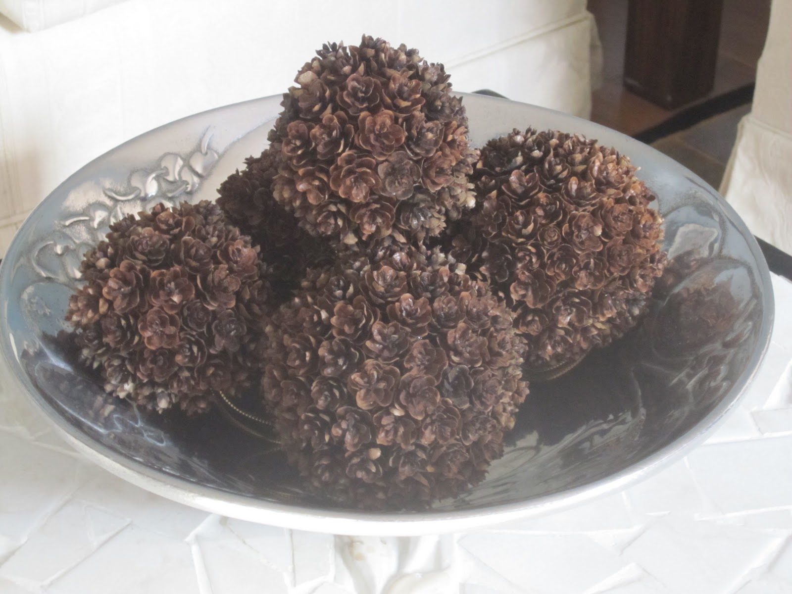 Barb's Decorating Tips: Pine Cone Balls