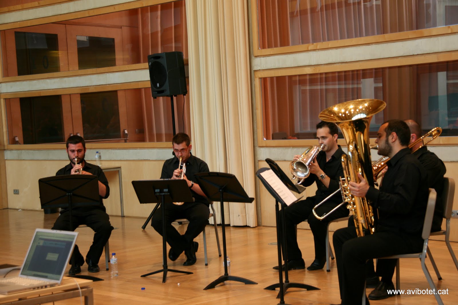 avibotet.cat: FISCORNADES