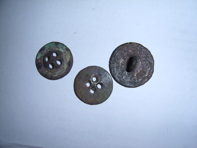 Metal Detecting With The Garrett Ace 250: Old Metal Button Finds
