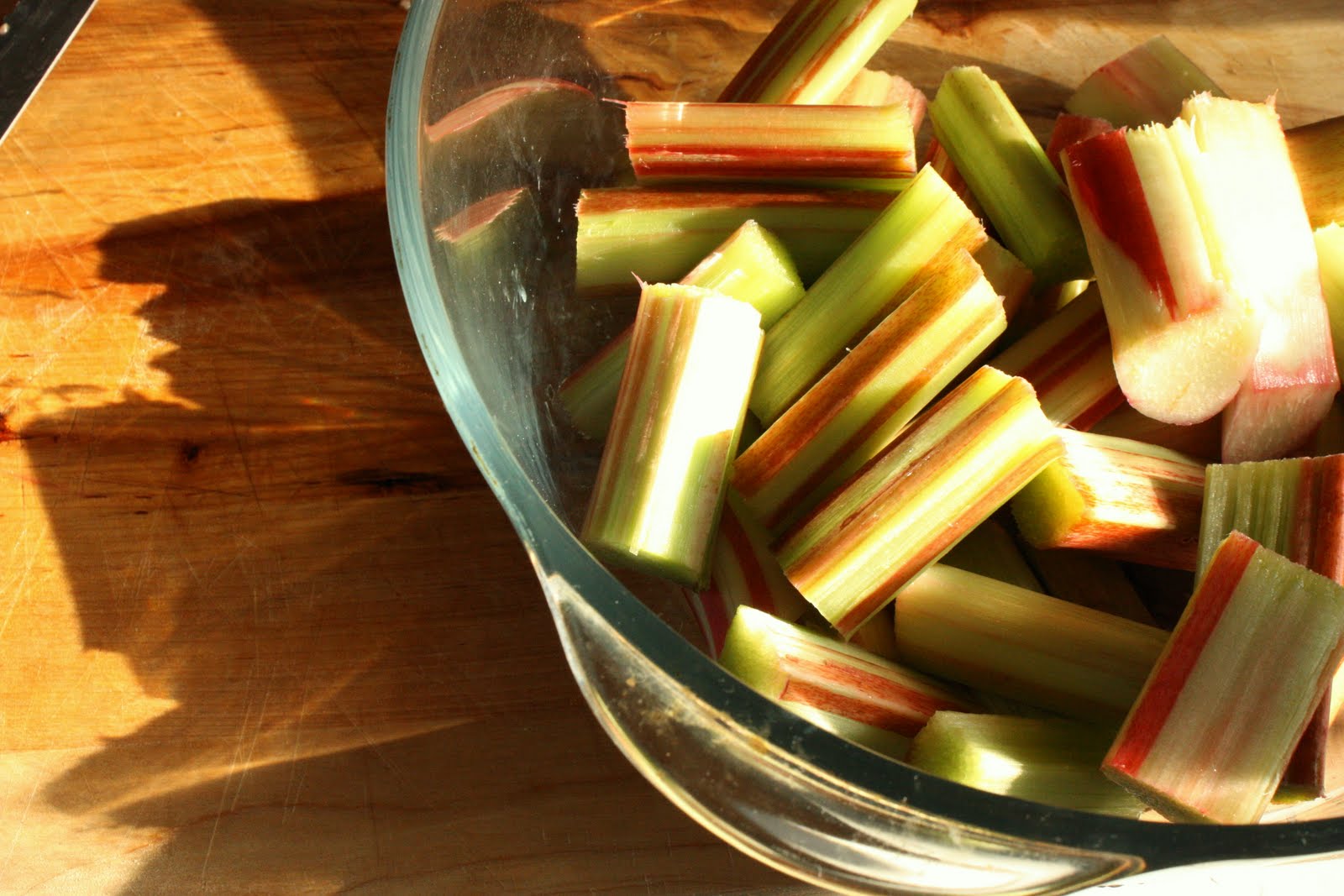 ferske(n)muffins: Ovnsbakt rabarbra.