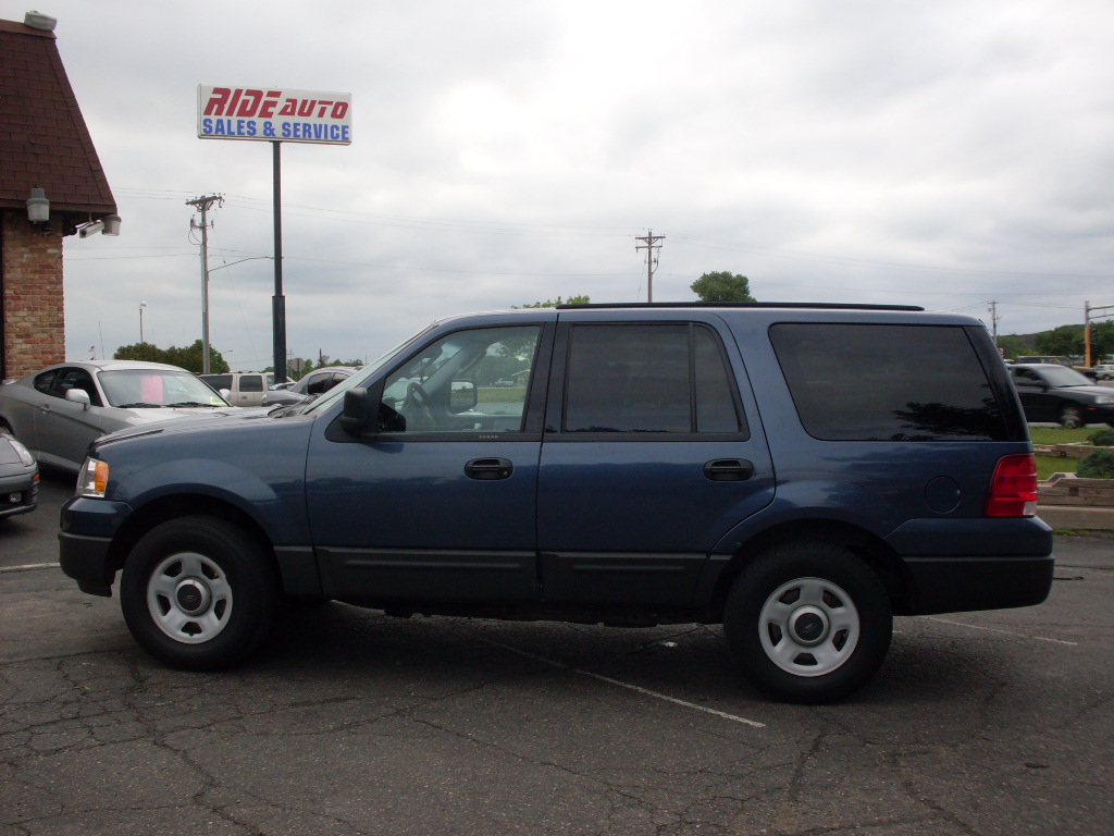 Ride Auto: 2004 Ford Expedition XLS