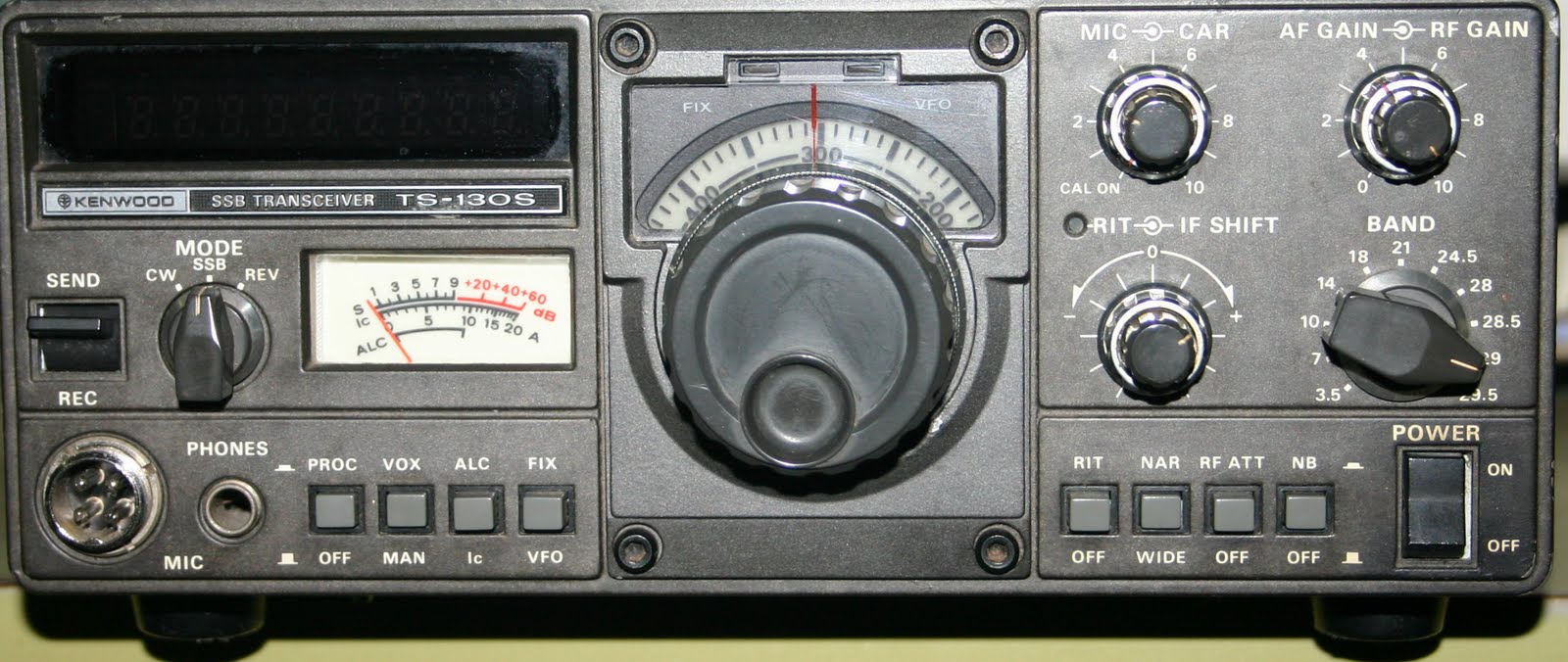 RADIO SELLER: Kenwood TS 130S + 11 meter Call +6285814242877 (SOLD)
