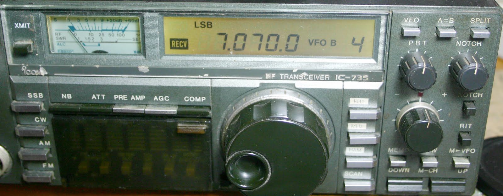 RADIO SELLER: IC-735 Icom HF Transceiver used ( SOLD )