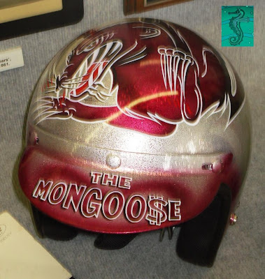 Nostalgia on Wheels: Drag Racing Helmets