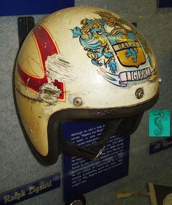 Nostalgia on Wheels: Drag Racing Helmets