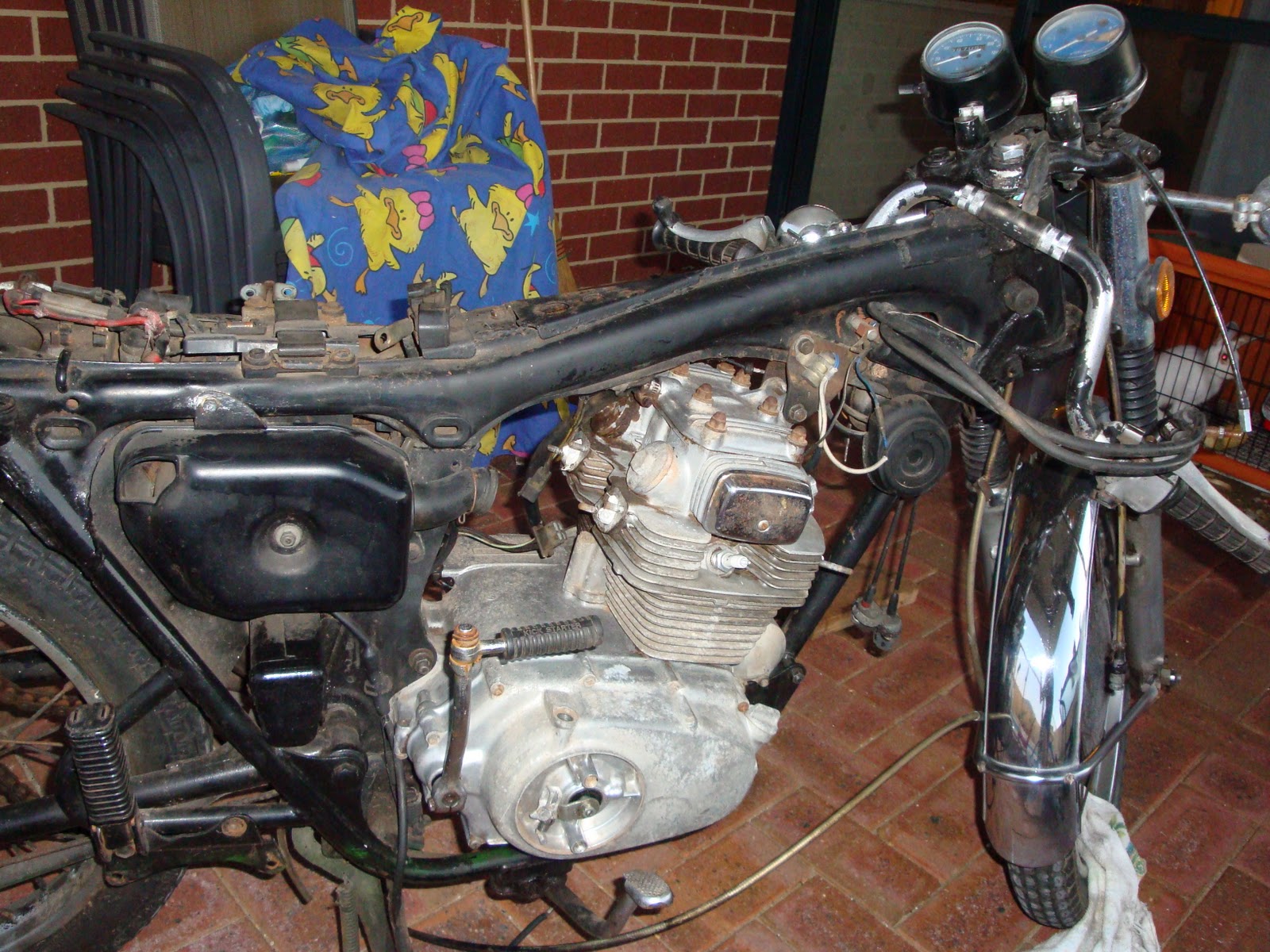 Honda CB200 Project Motorbike