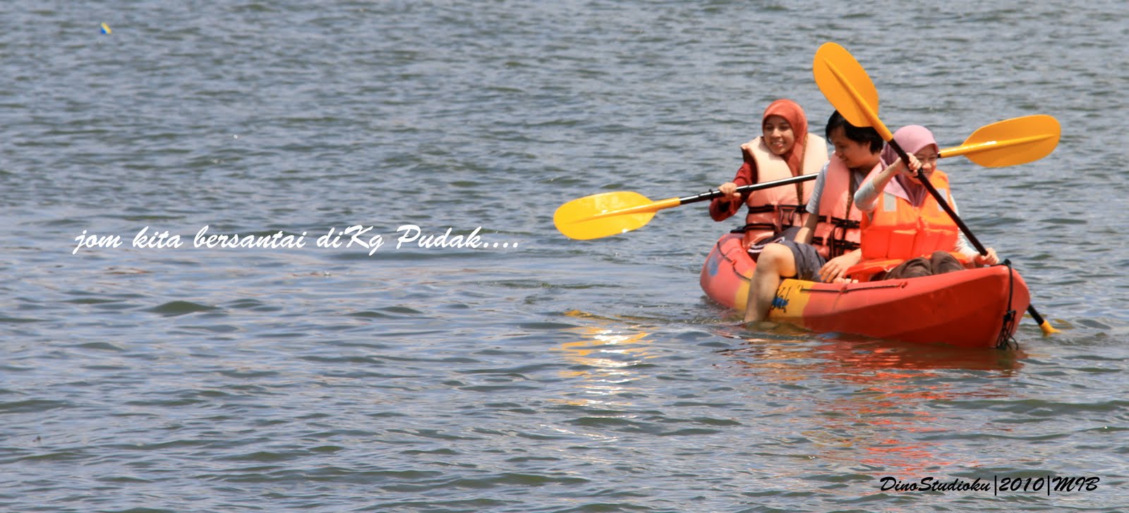 De'Sumboi's Tourist & Travel Services