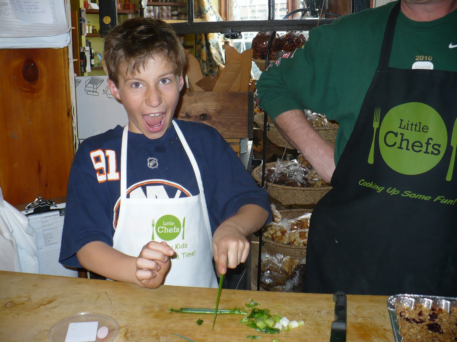 Little Chefs Cooking Up Some Fun!: Awesome Little Chefs Cookshop