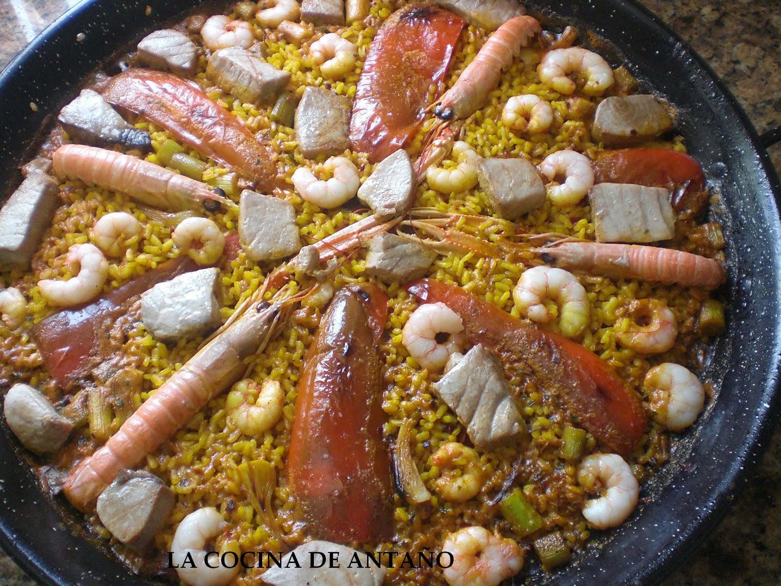 LA COCINA DE ANTAÑO: PAELLA DE ATUN