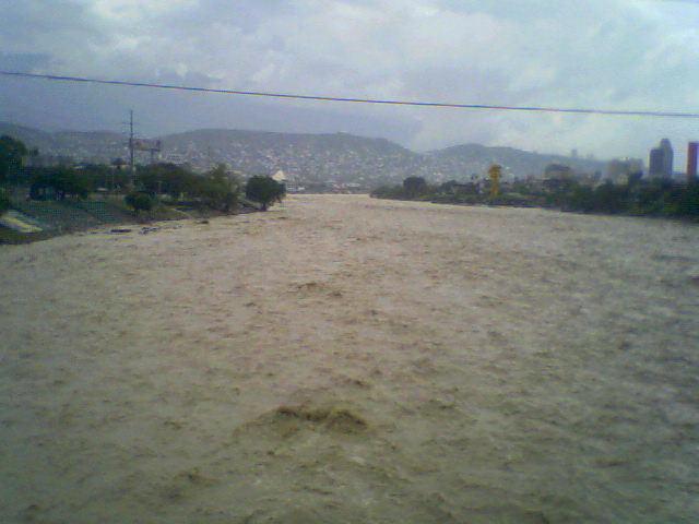 Archivo Insólito: Monterrey inundado por Alex