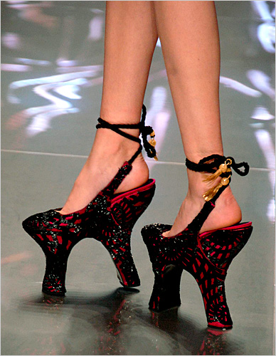 BaT.TereDCakeS: Fun High Heel shoes