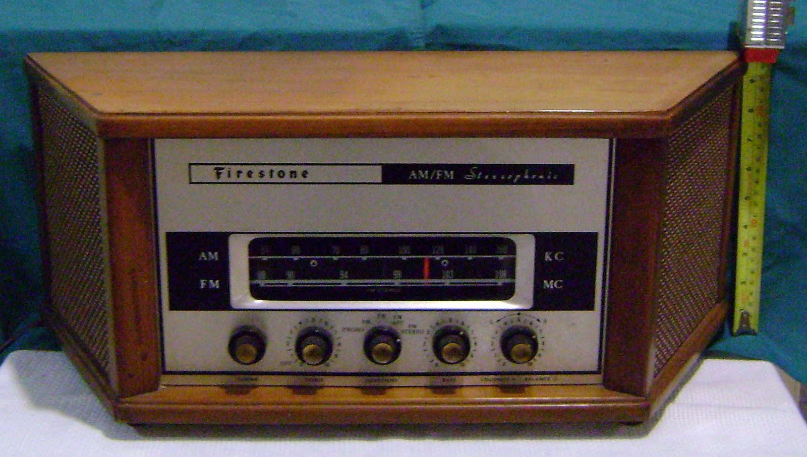 KINTA VALLEY AUDIO: Firestone AM/FM stereophonic tube radio ( Used ) Sold