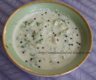 Simple Indian Food- An Easy Cooking Blog: Alu raita