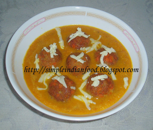 Simple Indian Food- An Easy Cooking Blog: Carrot cheese kofta curry
