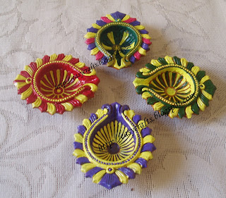 Easy Crafts - Explore your creativity: Painted diyas for Diwali