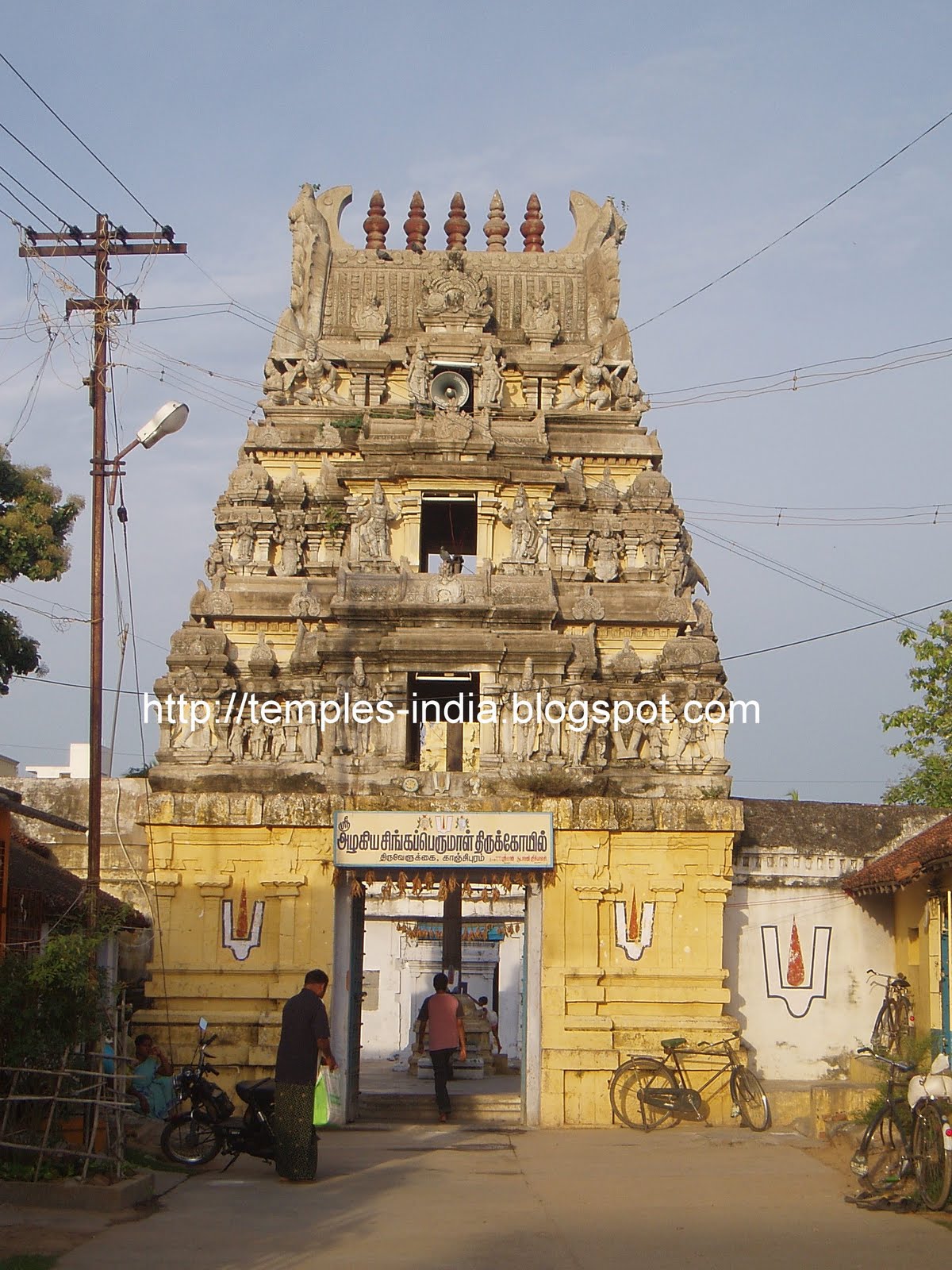 Temples of India: Sri Azhagiya Singar Perumal Temple, Thiruvelukkai