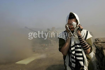 Dixie Yid: Beautiful Pictures of Israeli Soldiers Davening
