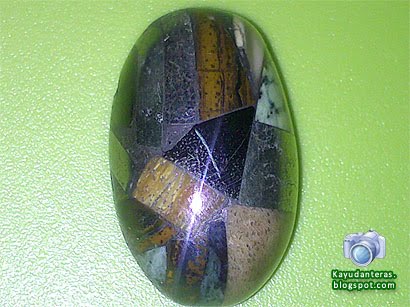 Koleksi Teras Kayu dan Batu: Permata Istimewa Gabungan Batu dan Besi