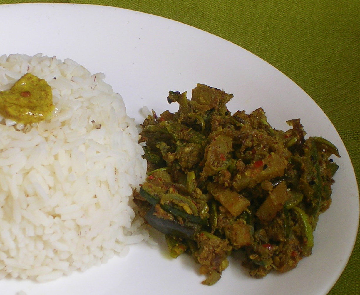 Khosa Charchari/ A Dry Dish with Vegetable Peels - A Homemaker's Diary