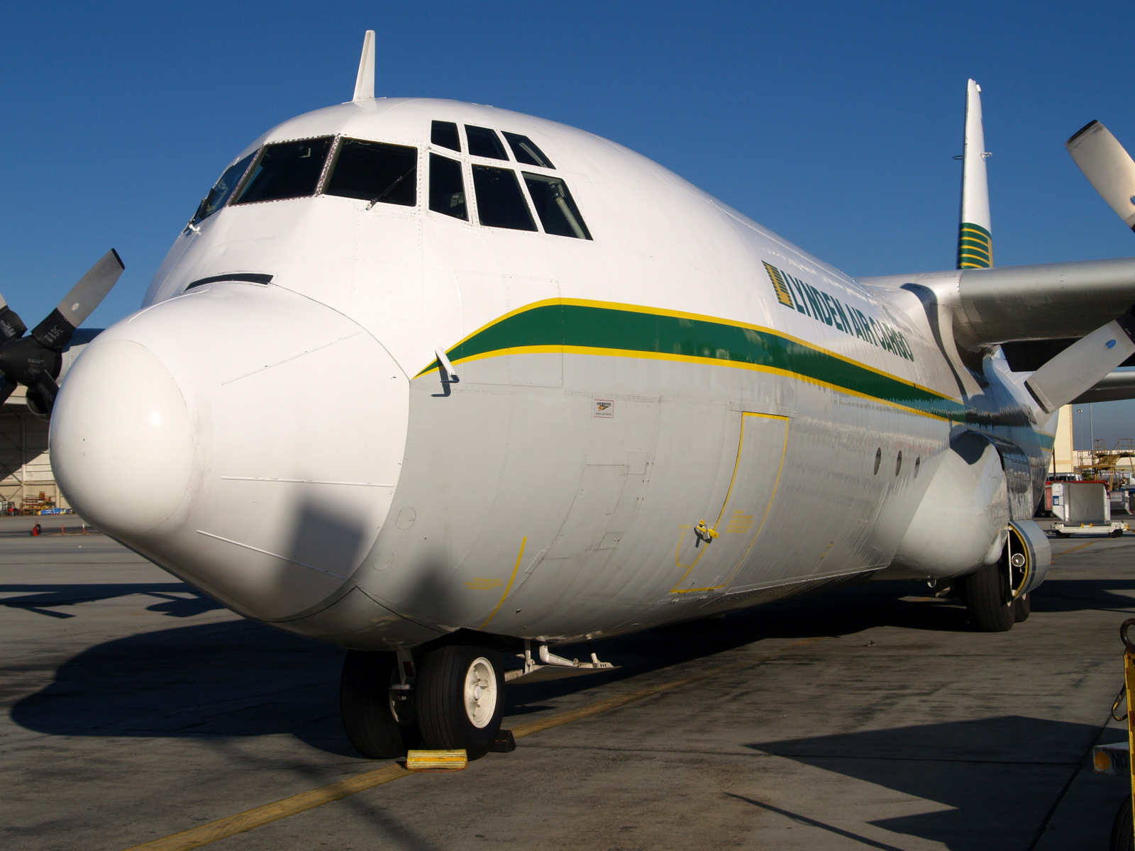 Aero Pacific Flightlines: Lynden Air Cargo at LAX