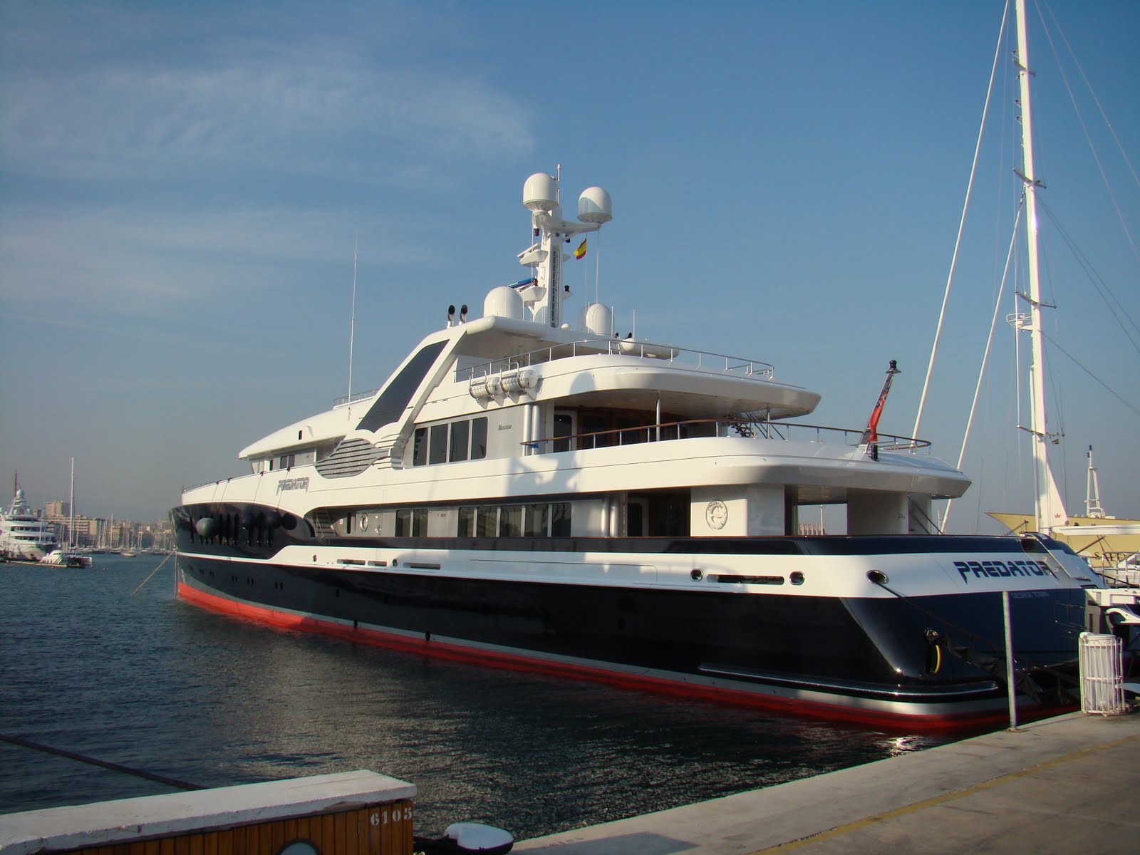 Superyachtfan: Predator - Feadship - 72,80 meter - 2008
