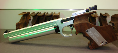 ¡Exclusiva en ArmasAdictos! Nueva pistola STEYR LP-10 Electronic ...