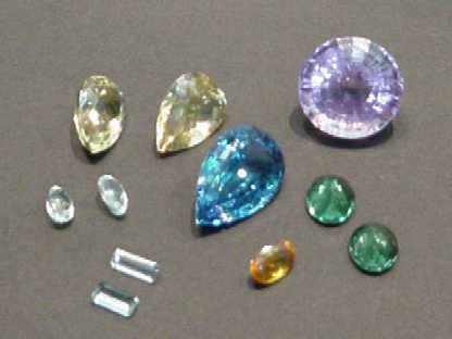 REGALITÀ GIOIELLI: TOPÁZIO, PEDRA DO MÊS DE NOVEMBRO