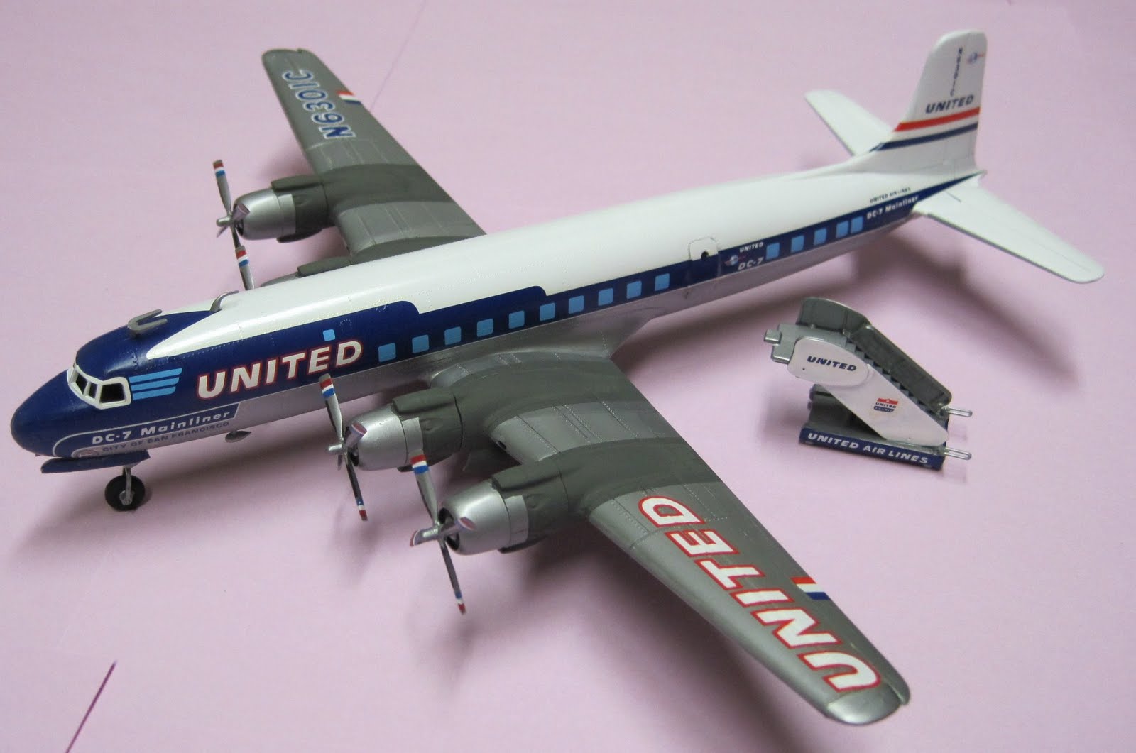 Model Airplane Memories: Eye Candy! Revell DC-7 Completed