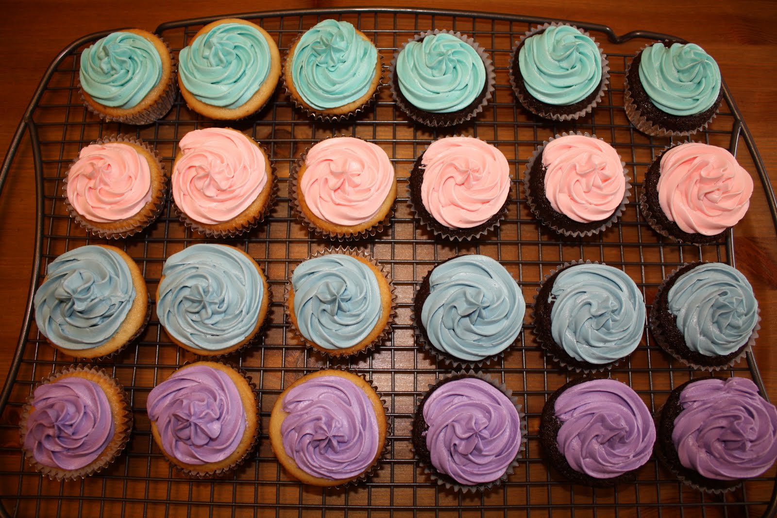 Mel's Sweet Treats: Colorful Cupcakes