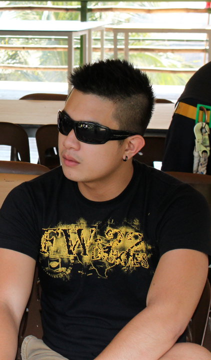 Best Of Men's World: Kevin Santos: Rare Upper Body Glimpse