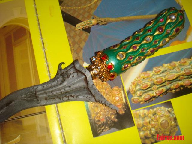 fairusmamat.com: KERIS TAMING SARI