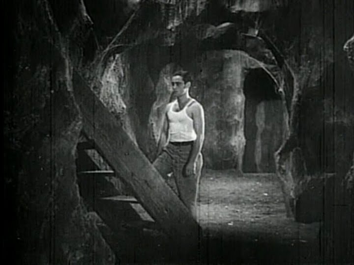 13: SPOOKS RUN WILD / Monogram - 1941