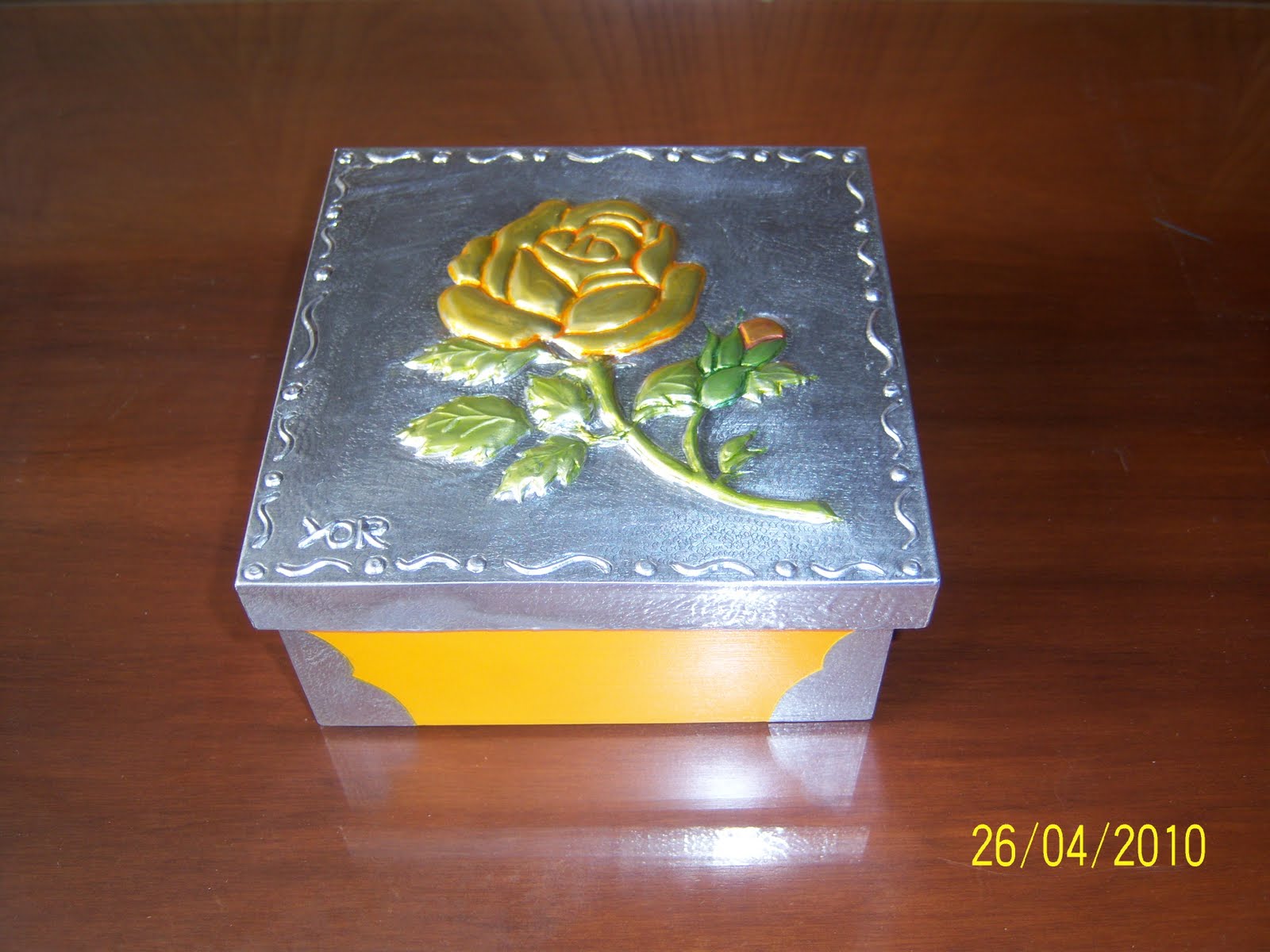 Manualidades Ysabel: Cofre Repujado