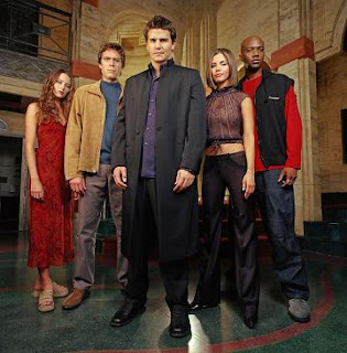 Dvd Online: Angel: Season 1-5 (30 DVD Box Set)