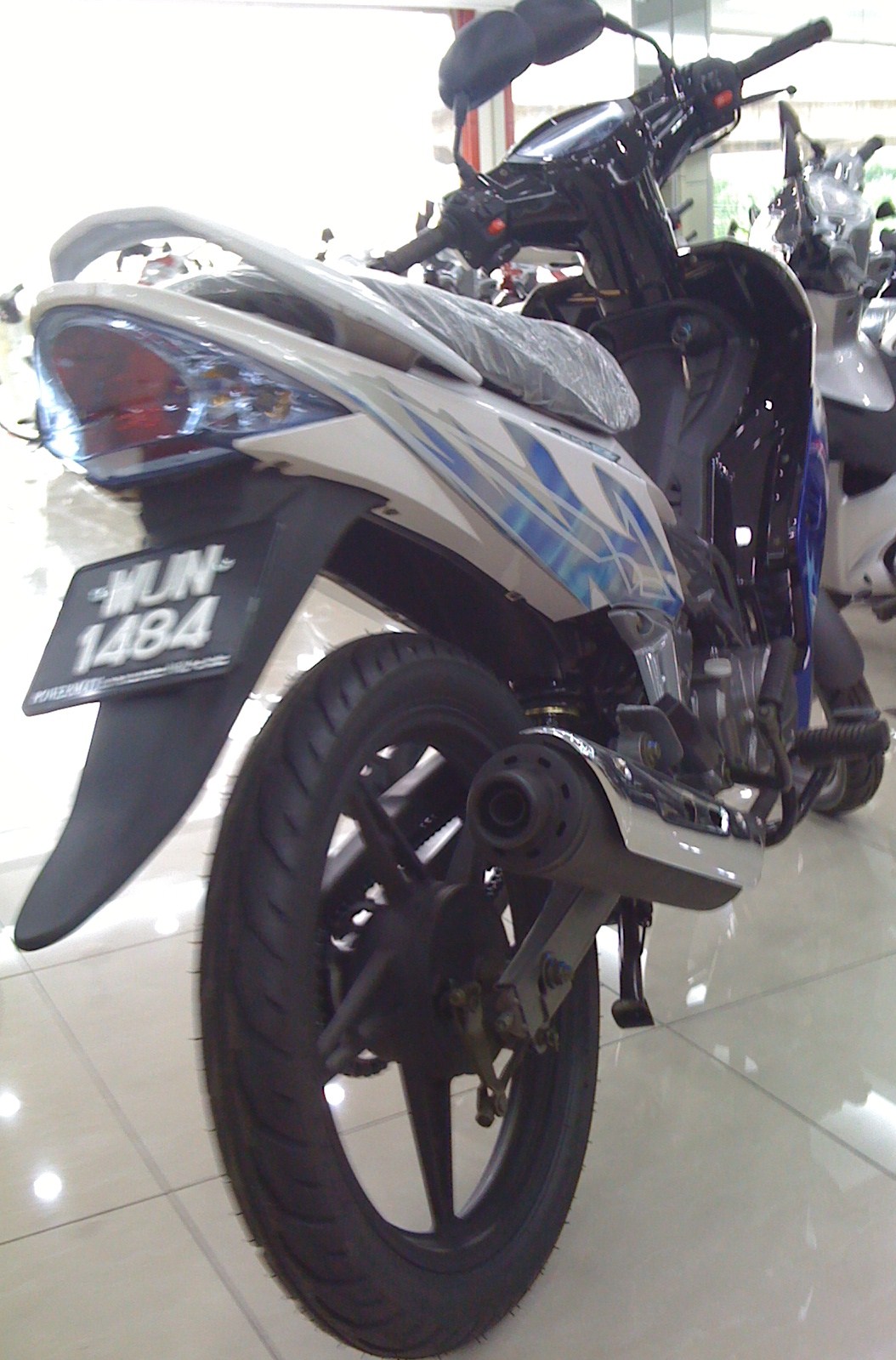 Below 300cc: Demak Evo Z