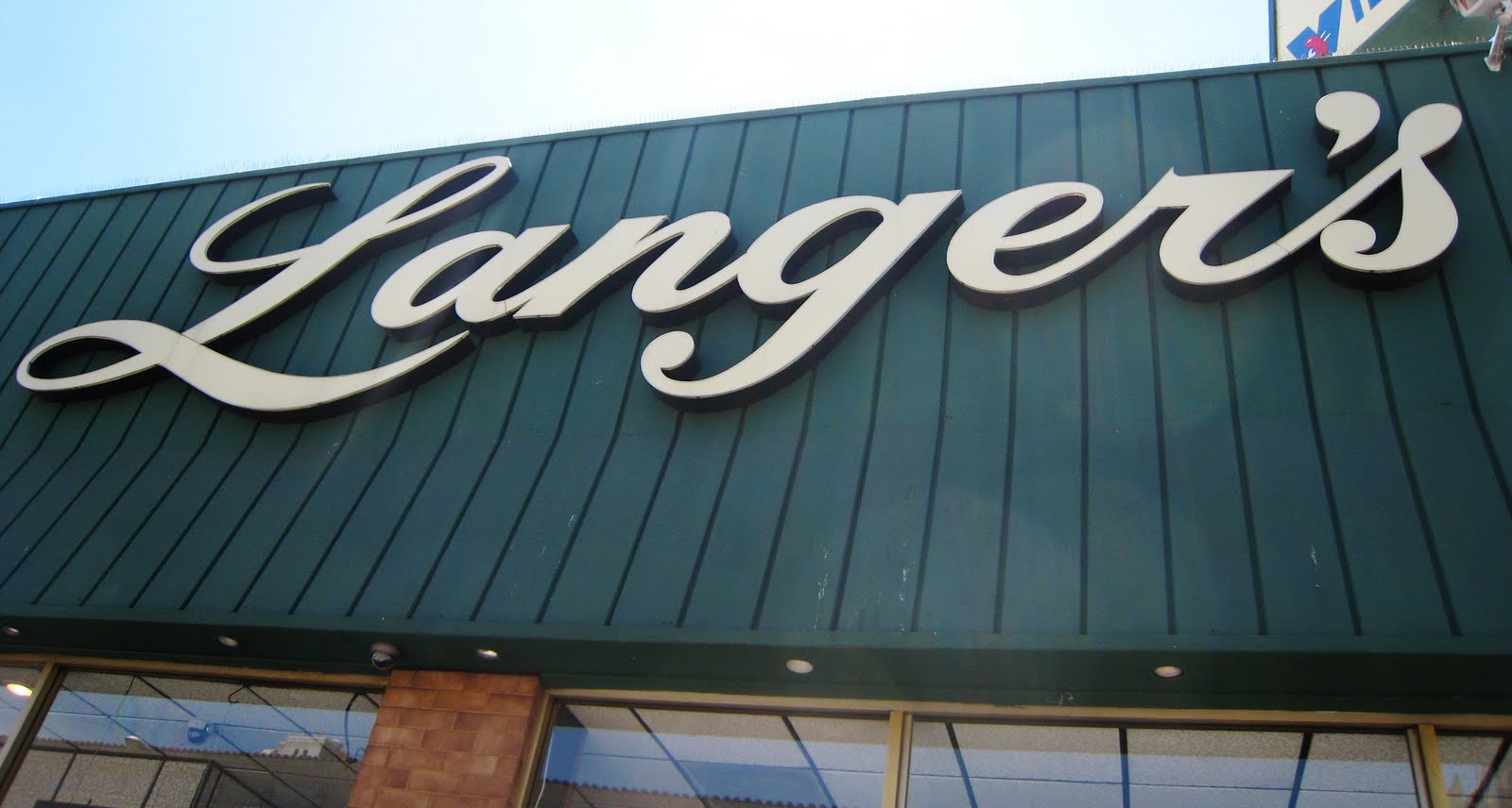 TNT ADVENTURES: Langer's Delicatessen - Los Angeles