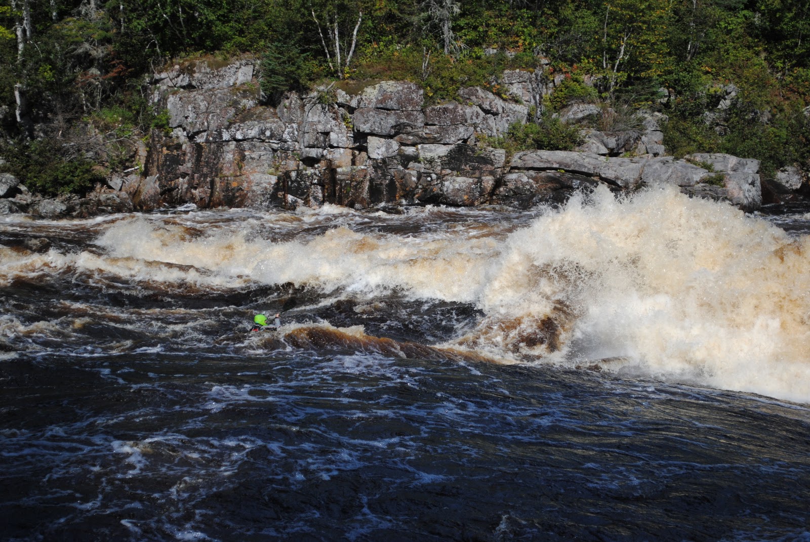 Play with nature: La rivière Mistassibi à 420 mètres cube /s