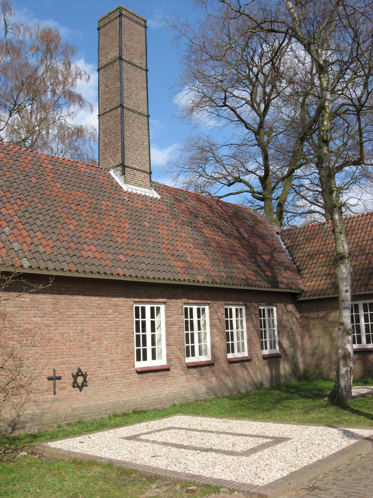 = DEFENCE AND WW2 =: SS Concentrationcamp Vught Netherlands.