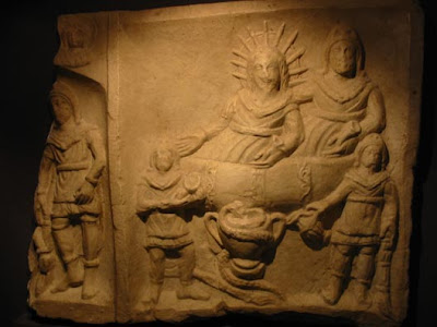 GLADIUS: NATALIS SOLIS INVICTUS - MAIS TRADIÇÕES ANCESTRAIS DO NATAL