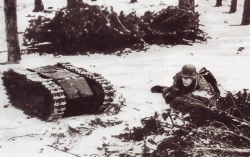 [EXTRA] do it urself: Goliath: The Nazi Remote-Controlled Bomb