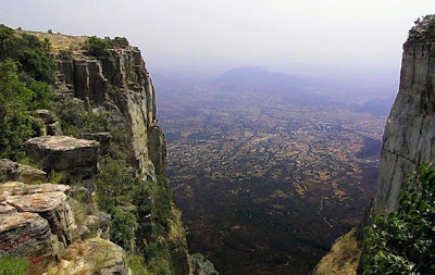 Angola Rising: Angola: Land of Beauty