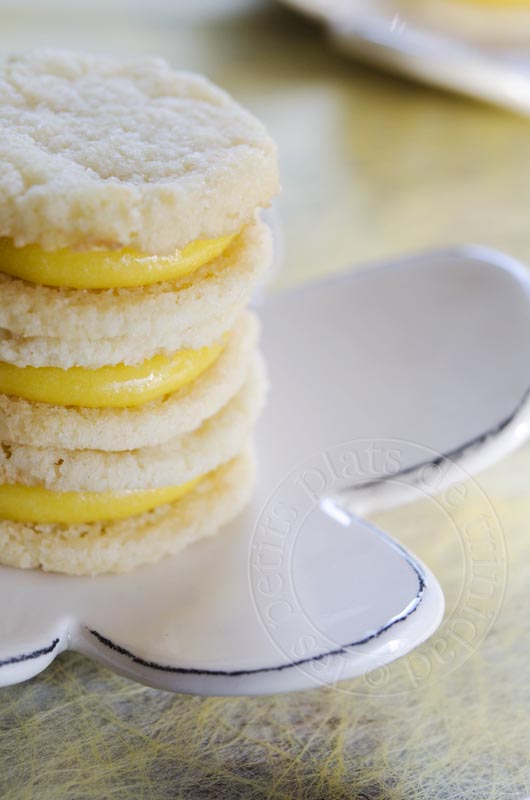 les petits plats de trinidad: Biscuits coco et fruits de la passion ...